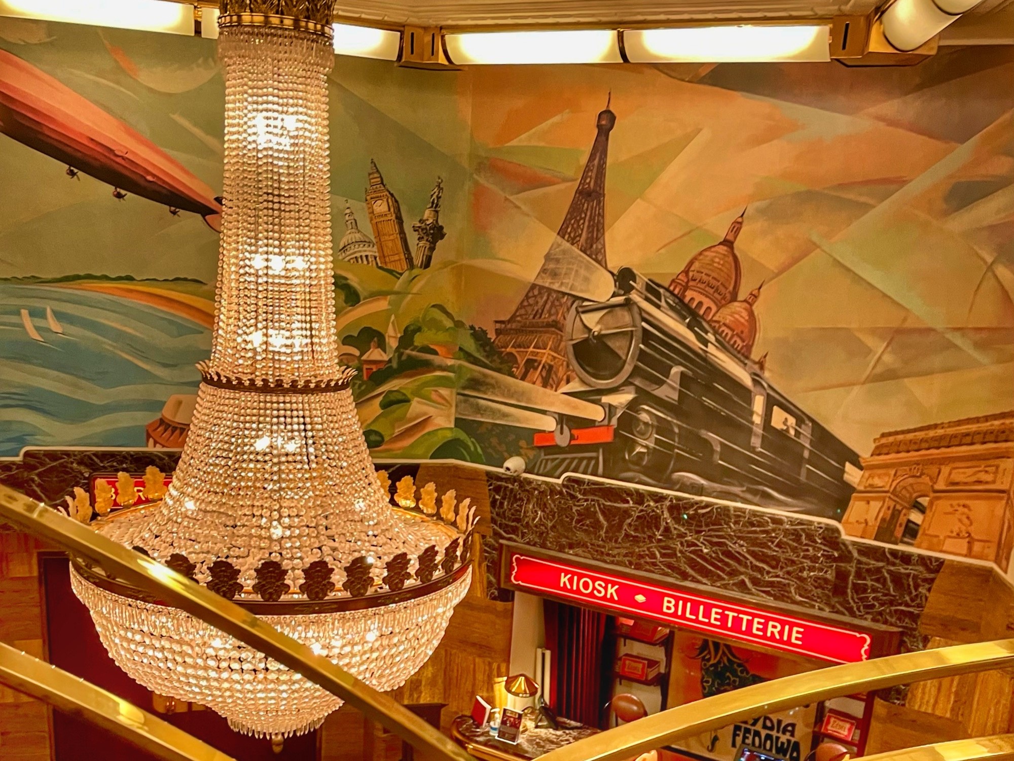 Art Deco Dining in London: Brasserie Zédel - L'Abeille Française